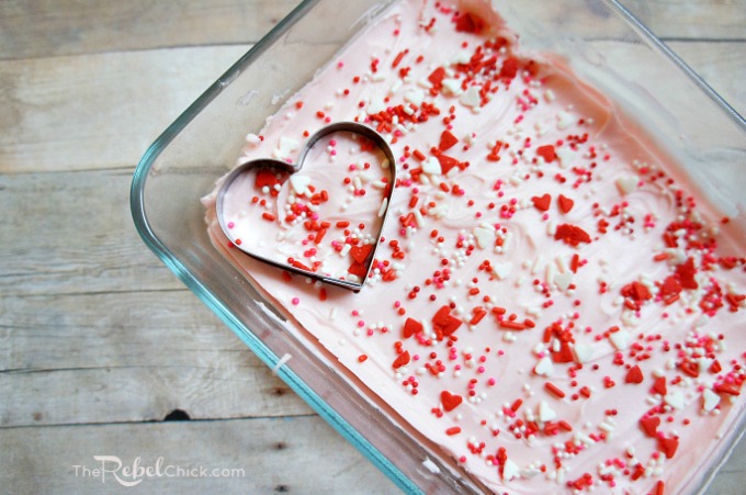Easy Valentines Day Fudge Recipe - The Rebel Chick