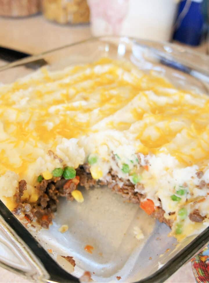 Cheesy Easy Shepherd's Pie Recipe - The Rebel Chick