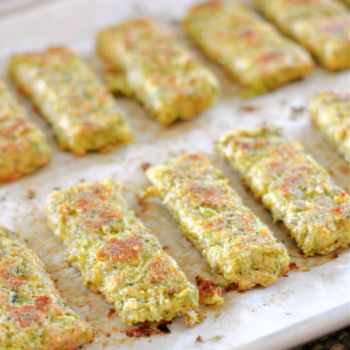 An Easy Kid-Friendly Broccoli Cheese Sticks Recipe