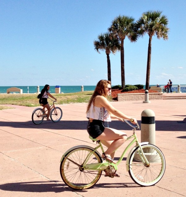 10 Things For Kids to do Outside This Spring #SwissHerbs