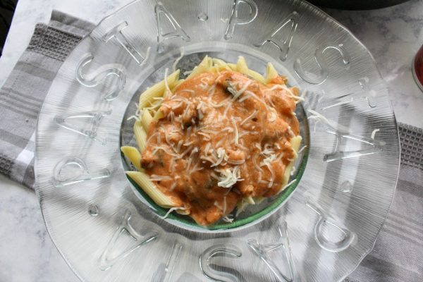 Chicken and Spinach Rose Pasta Recipe - The Rebel Chick