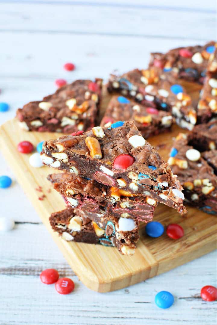 Crack Chocolate Cookie Bars - The Rebel Chick
