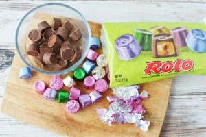 Easter Rolo Pretzels - The Rebel Chick