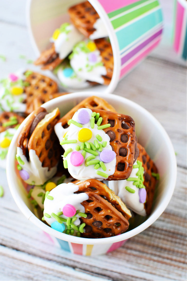 Easter Rolo Pretzels - The Rebel Chick