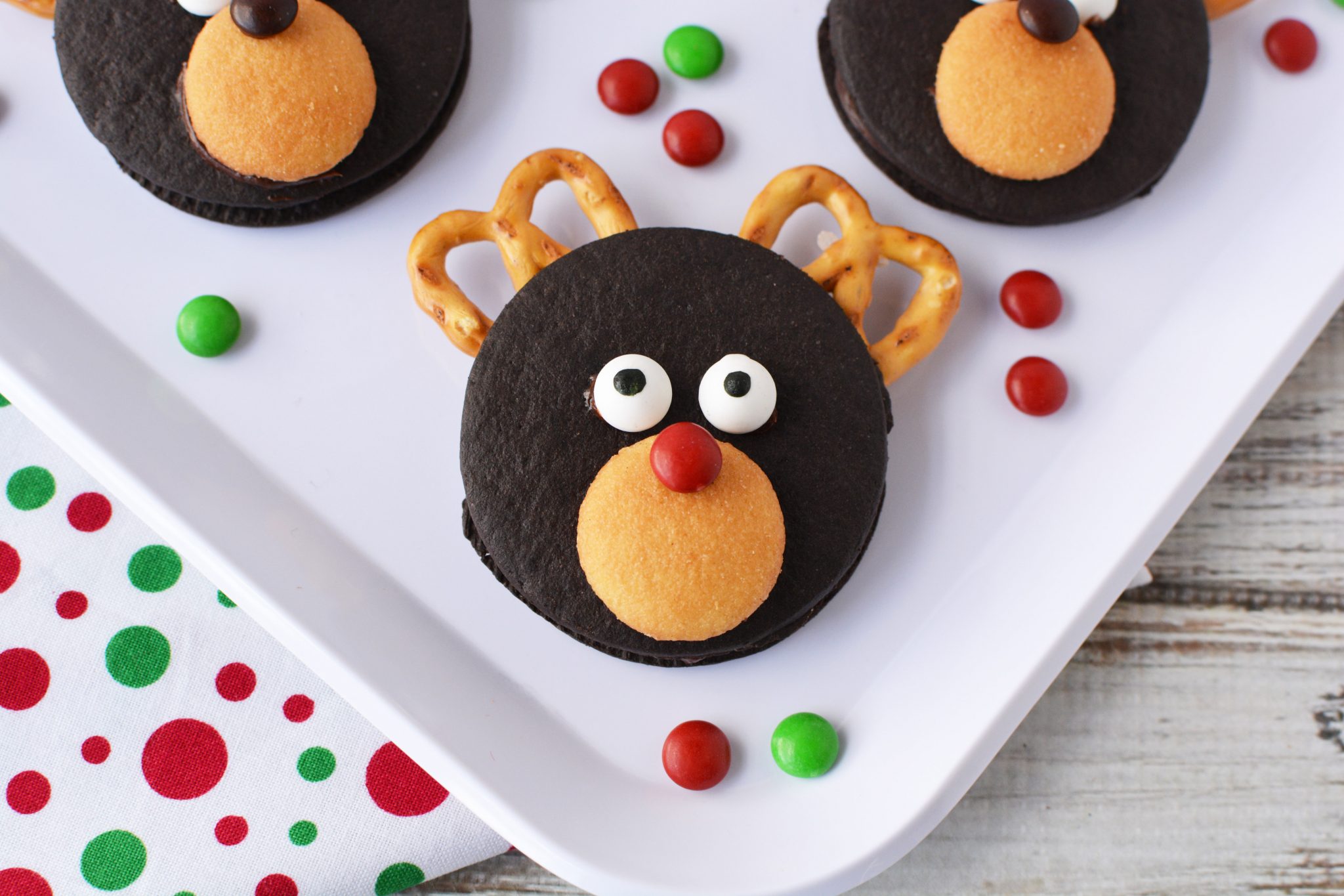 No Bake Reindeer Cookies Recipe for Christmas - The Rebel Chick