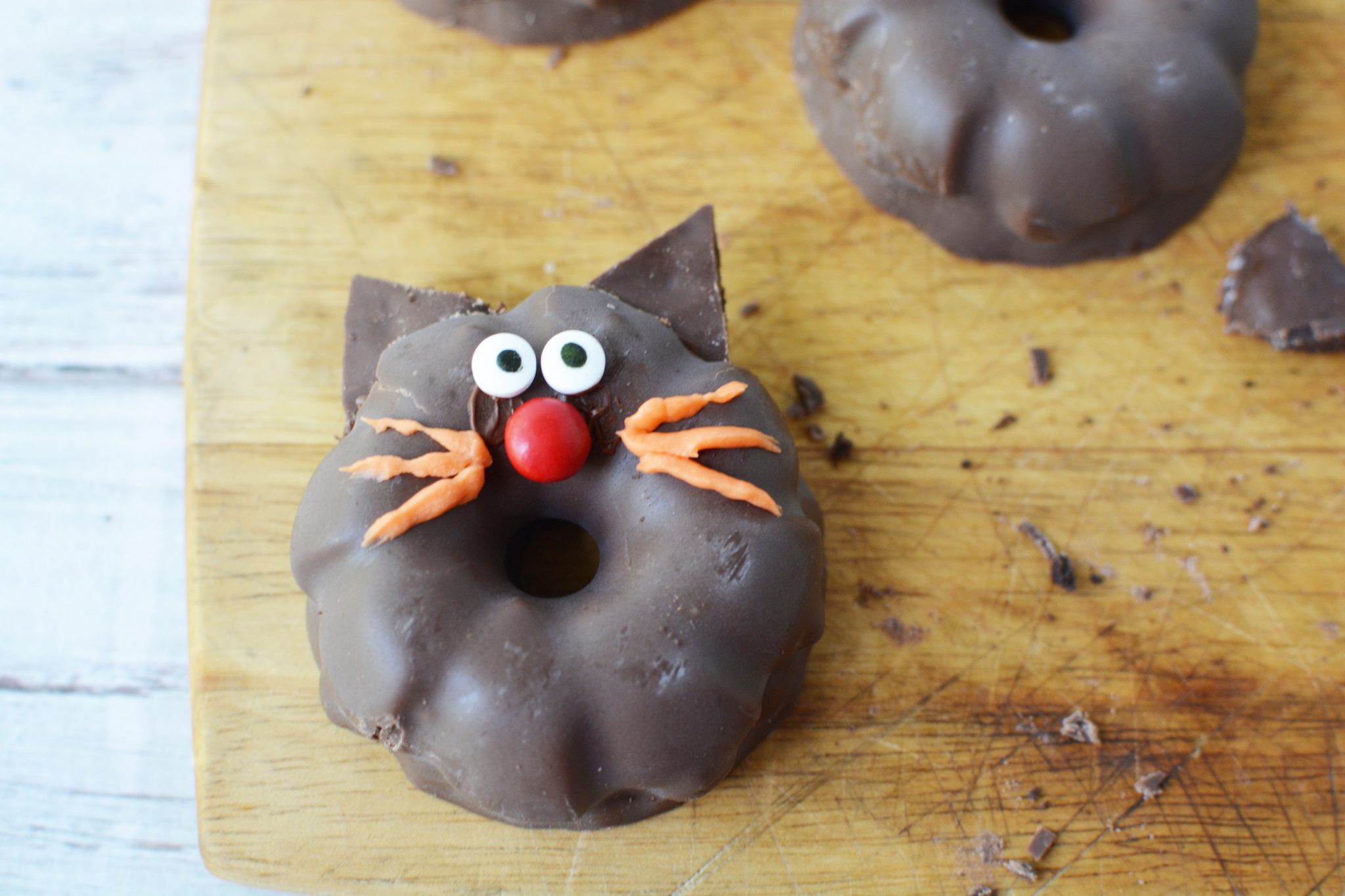 No Bake Halloween Cat Cookies Recipe - The Rebel Chick