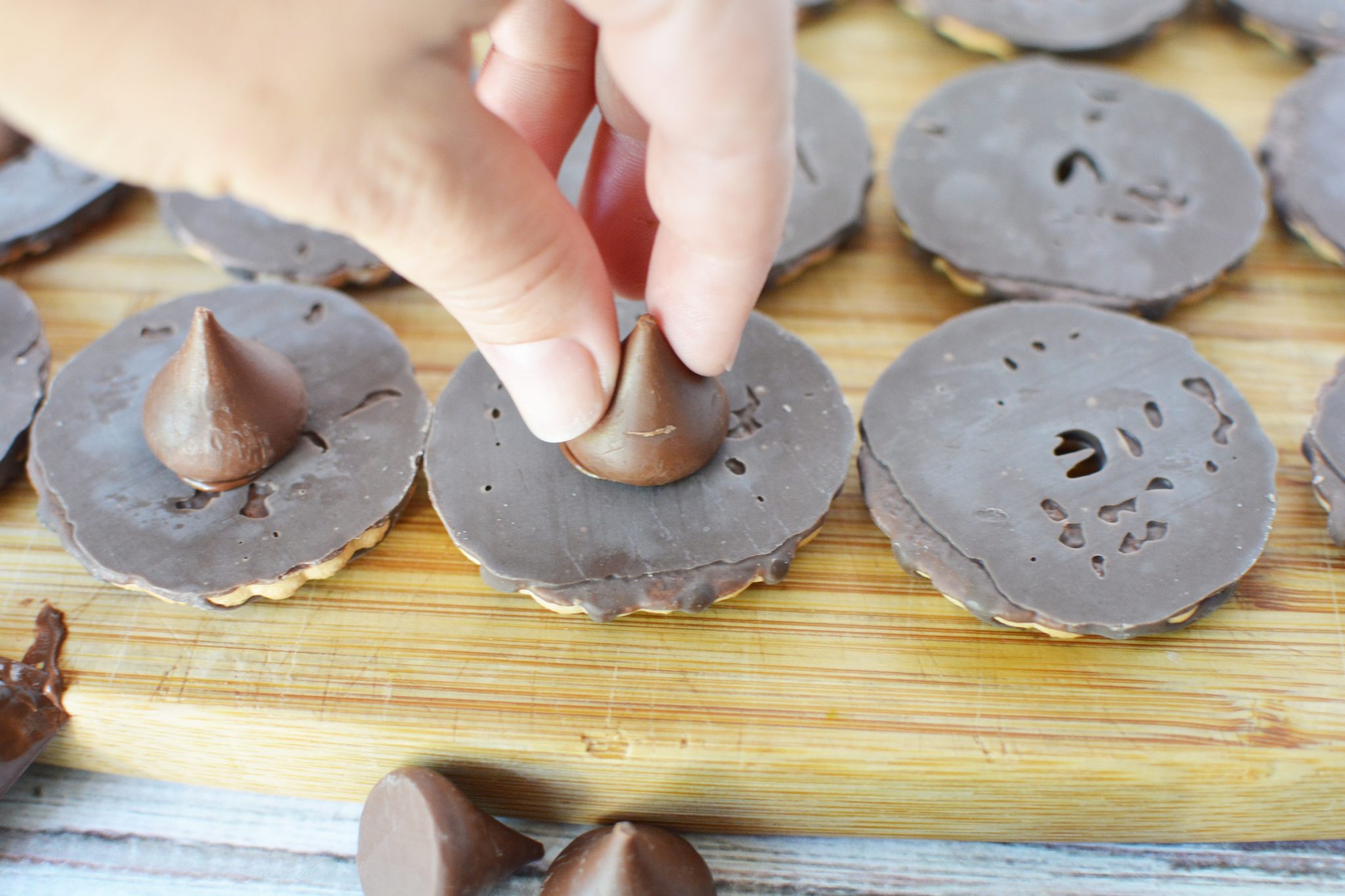No Bake Witch Hat Cookies- The Rebel Chick