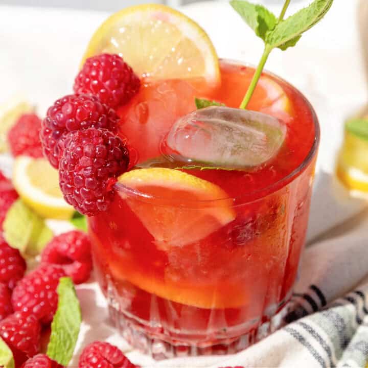 Raspberry Mojito Mocktail - The Rebel Chick