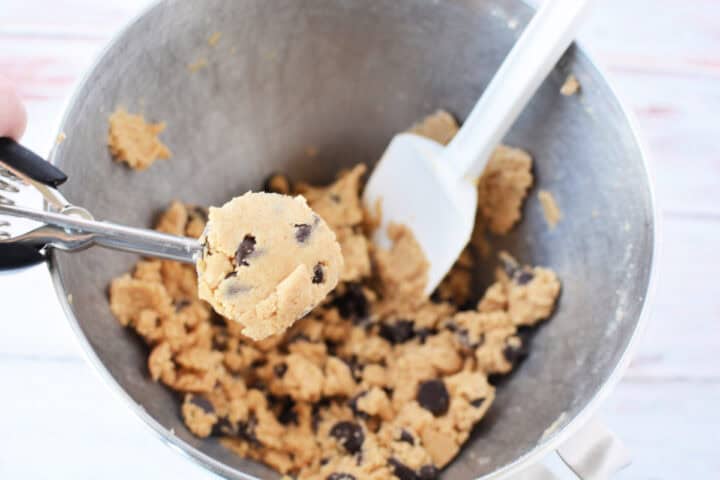 Whole Wheat Chocolate Chips Cookies - The Rebel Chick