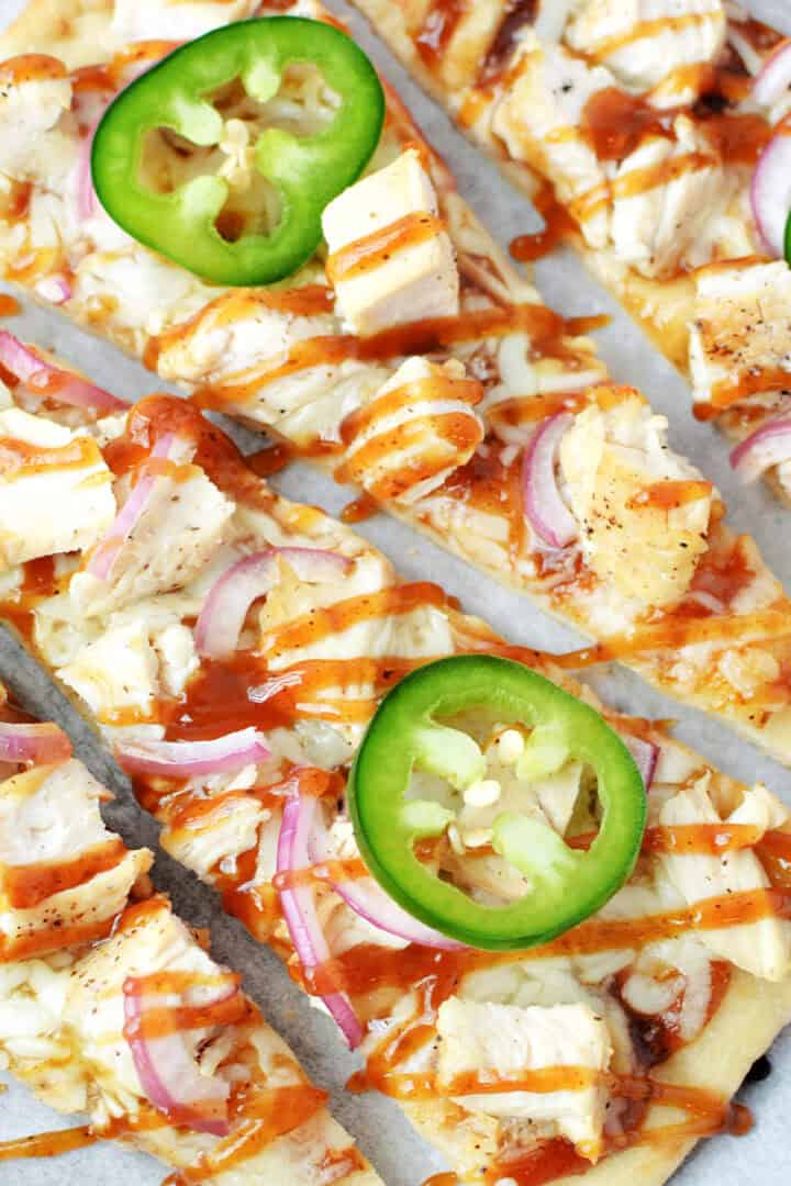 17 Easy Chicken Dinner Recipes That Will Feed a Crowd - The Rebel Chick