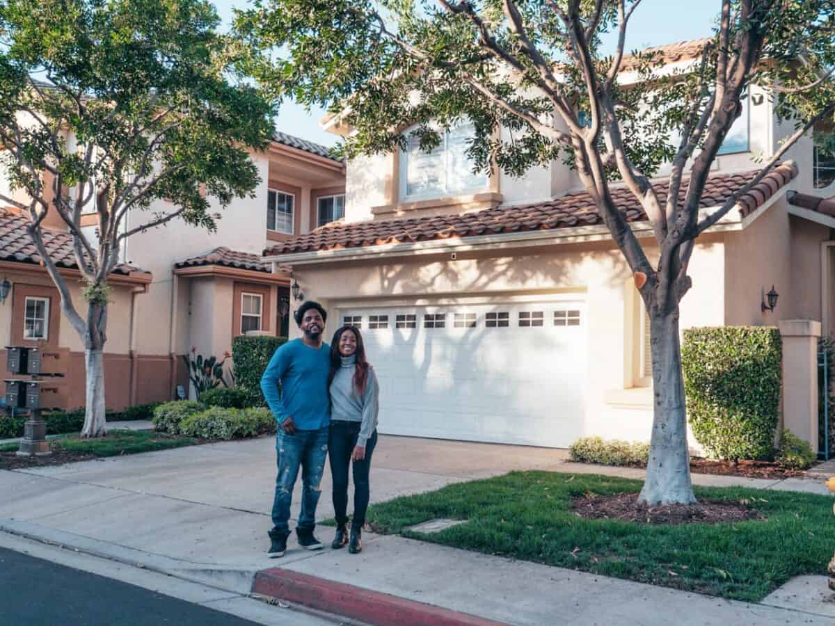 Welcome Home: Simple Ways to Greet Your New Neighbor - The Rebel Chick